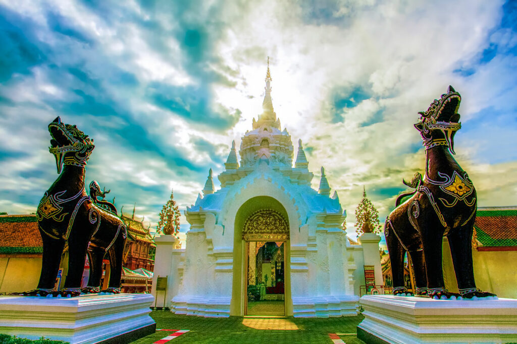 Wat Phra That Hariphunchai - Explore Lampang & Lamphun