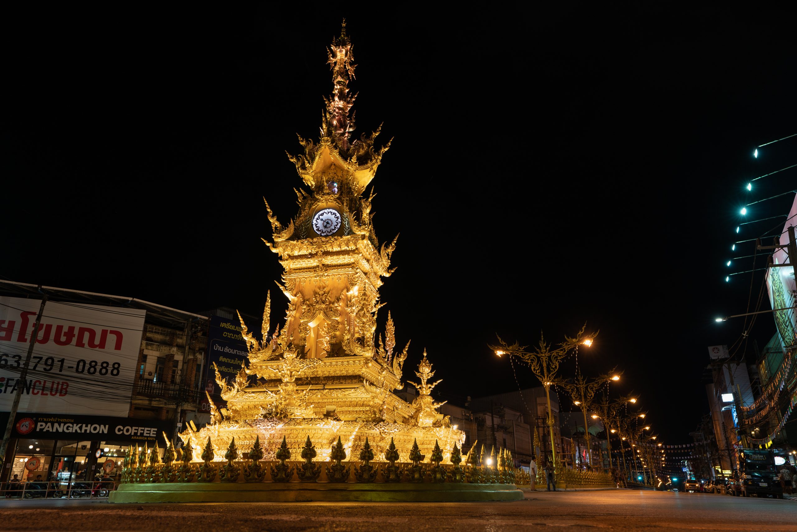 หอนาฬิกาเฉลิมพระเกียรติฯ - Chiang Rai & Phayao - Amazing Thailand